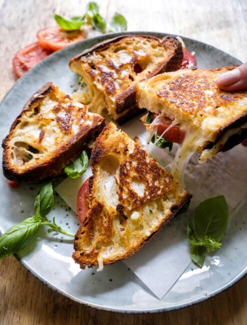 Margherita Toast – Opskrift på nem vegansk sandwich med tomat