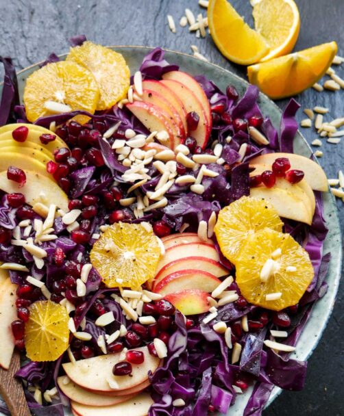 Rødkålssalat – Opskrift på lækker salat med rødkål, appelsin og æble