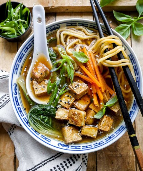 Karrysuppe med kokosmælk – Opskrift med karry på 25 min.